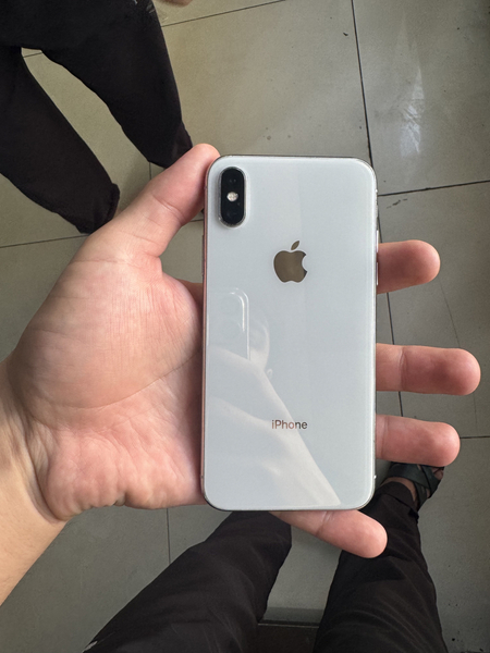 Iphone x sotiladi holati idiyal