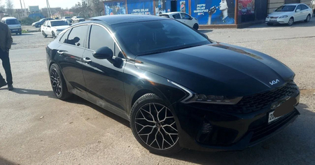 Kia K5 qora rang toy va marosimlarga Guliston Sirdaryo