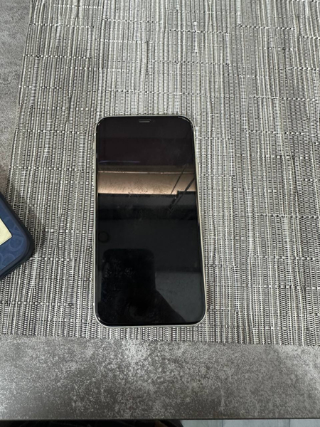 Apple 11 128Gb ideal