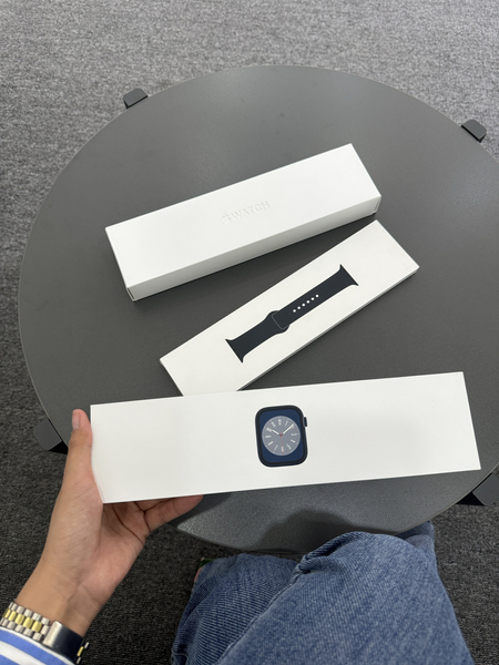 Apple Watch 8 series 45 mm