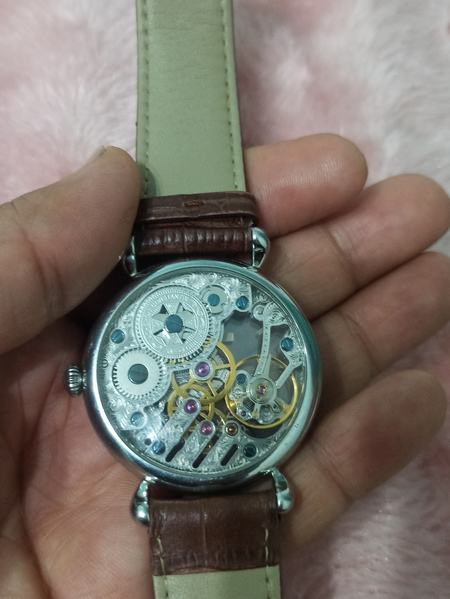 Vacheron Constantin Geneve 
Rimishoklari jigarang ariginal soat
Karobk