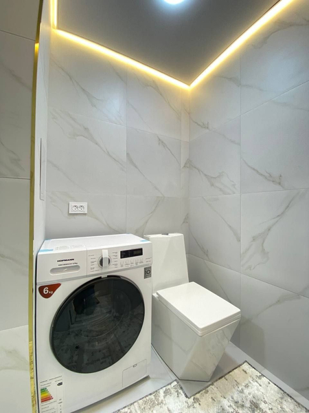 ^LUX kvartira Мукимий метро Novza