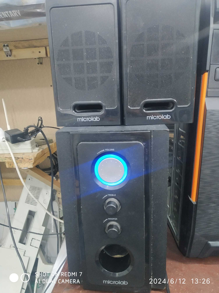 Продаётся сабвуфер microlab m-528