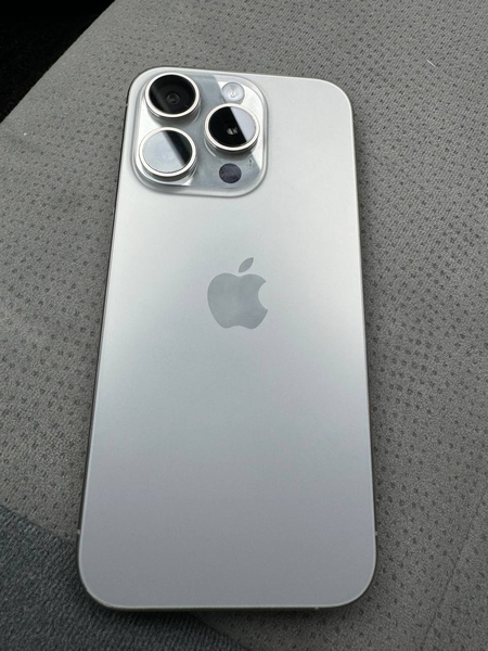 Iphone 15 pro 128 gb idyal