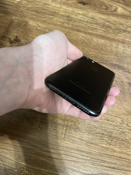 Iphone 7 sotiladi
