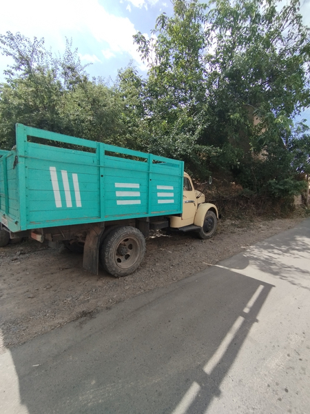 Gaz 51 sotiladi.