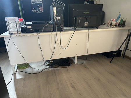 Ofis uchun stal sotiladi