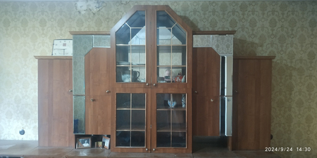 Продаётся сервант-горка