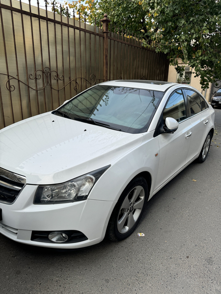 Chevrolet Cruze full