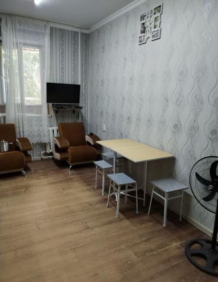 Чилонзор 18  срочно продам 1в2ком 3этаж 38м2