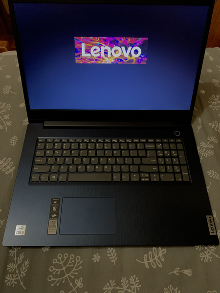 Lenovo IdeaPad 3 в идеальном состоянии
