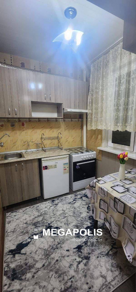 3 квартал 1/2/4 Торговый центр продам