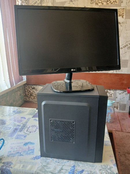 Продаётся компьютер с монитором