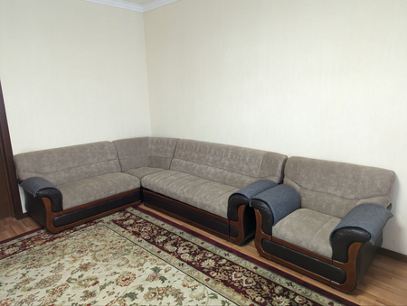 Продается угловой диван (раскладной) с креслом
