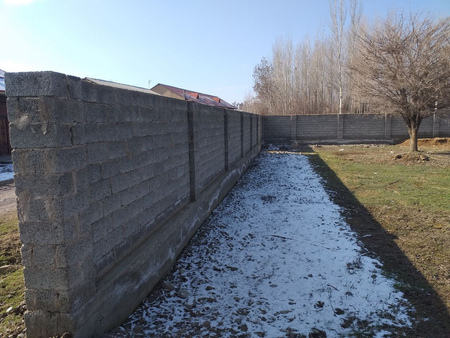 Жомбой тумани,Газира кишлогида участок ер сотилади.11 соток.