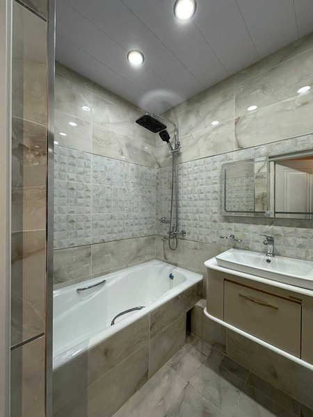 Срочно!! С ремонтом 4-к в центре (id1012)