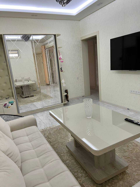 Продаю квартиру 5 этаж 3 ком 70м2 своя срочно, адрес Махтумкули 99 дом