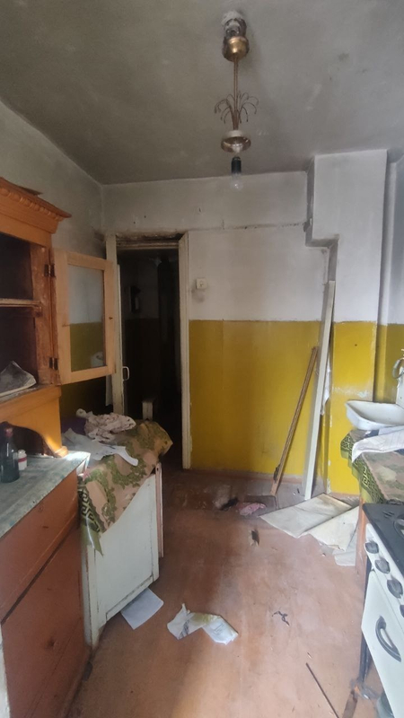 \Чилонзор,1 Безремонт,Кирпич,1×6  балк,