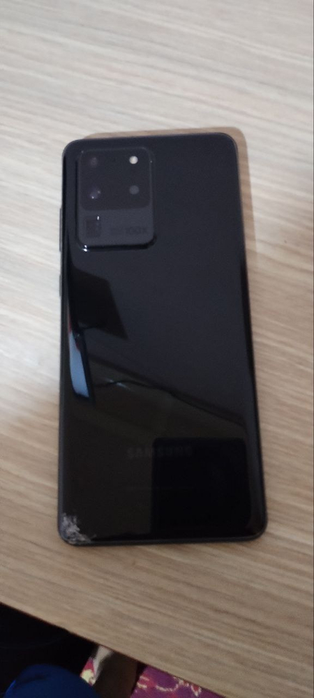 Samsung S20 Ultra 12/256 300$.