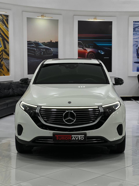 Mercedes Benz EQC400