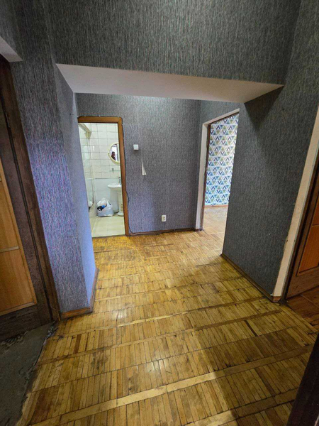 Срочно продам 3 х комнатную квартиру на Шота Руставели (м999)