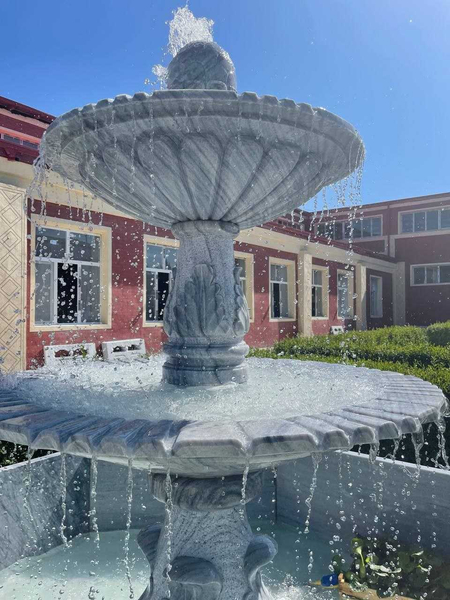 Мраморный фонтан