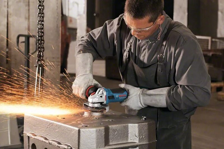 Угловая шлифмашина Bosch Professional GWS 750 S