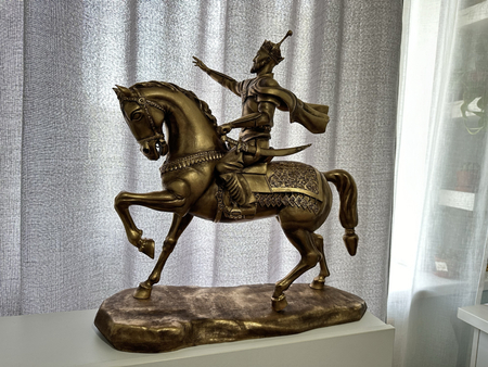 Скульптура Амир Темур (памятник сквер)
