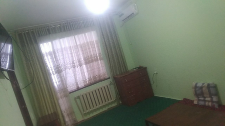 Kvartera  bor yosh oila va qizlar