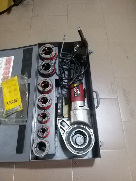 Электрический резьбонарезной клупп RIDGID 690