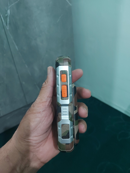 Телефон Танк power bank