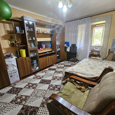 Продаётся метро максима горького отличная квартира