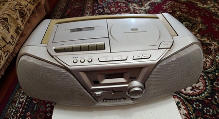 Продам японский магнитофон Panasonic