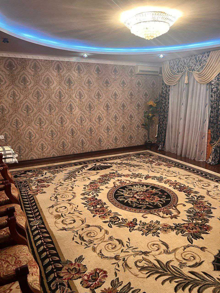 (К128961) Продается 5-ти комнатная квартира в Алмазарском районе.