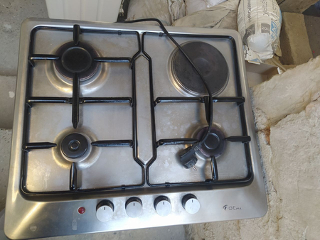 Gaz plitasi sotiladi