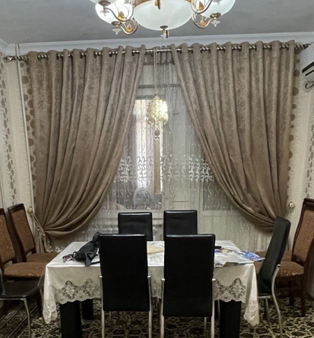 Продаю тюль и шторы для зала с карнизом.