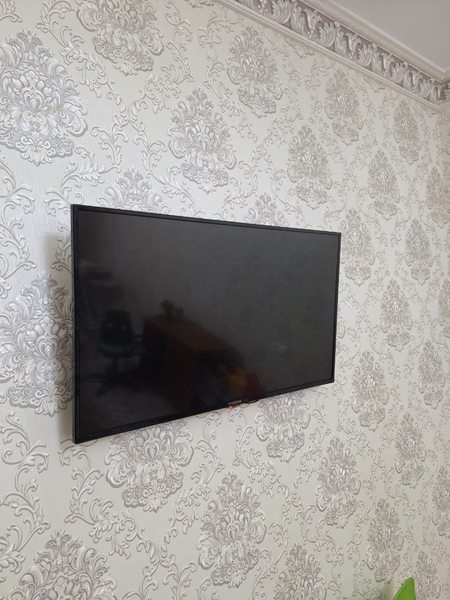 Televizor 43 talik