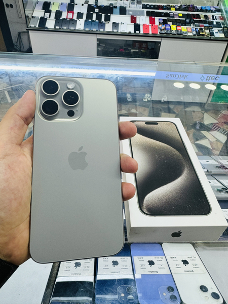 iPhone 15 Pro Max 256 gb yengide