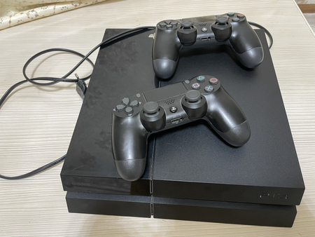 Продаётся Playstation 4
