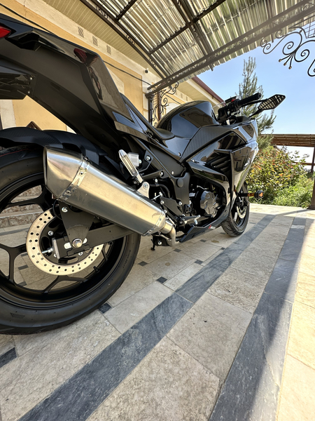 Kawasaki replica sotiladi.
