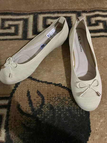 Продаются женские босоножки