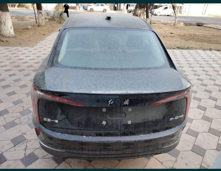 Hongqi E-QM5 450km
