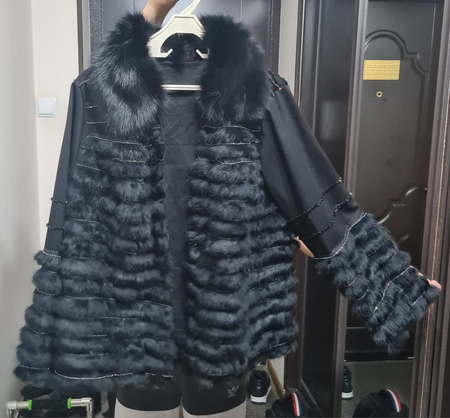 Продам недорого одежду