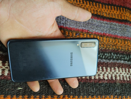 Samsung A7 2018 pamiti 64.4