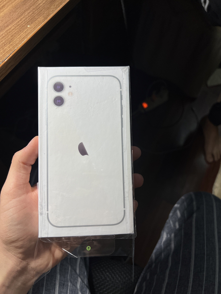 Абсолютно новый Iphone 11