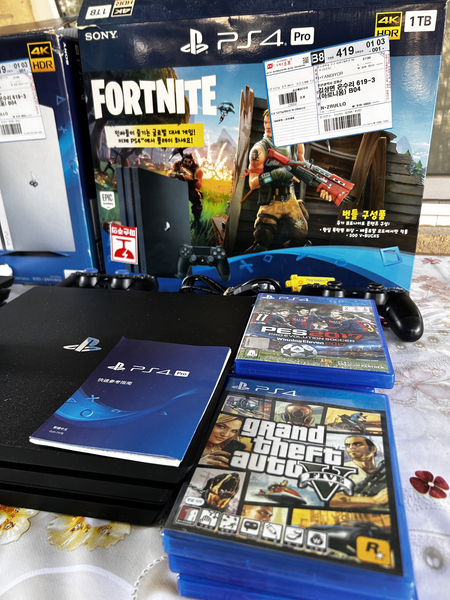 Play station 4 pro 1 trb