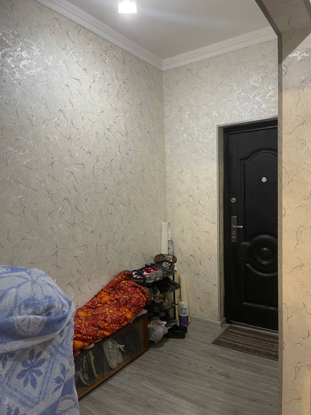 Срочно продается квартира
Сергели 5.  109 дом.  11 квартира