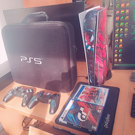 PlayStation 5 diskavodli ikkita jostik va Sumkasi bor