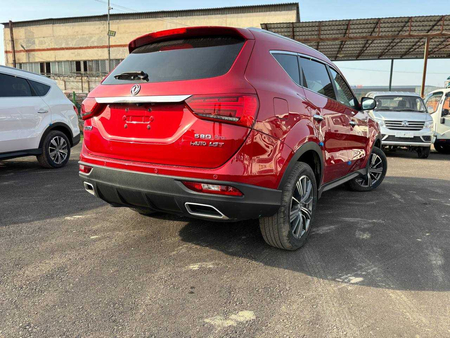 DongFeng Glory 580 Pro красного цвета