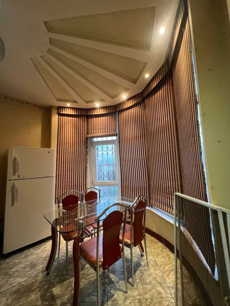 Продается  6/8/8 габус 232 кв  метро Ойбек , чехова , Легион